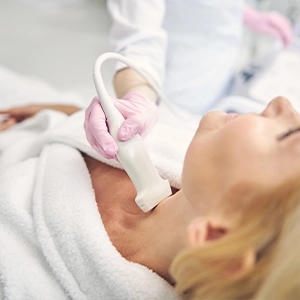 UV Lash Extensions: Game-Changer or Risk? - New Age Spa Institute